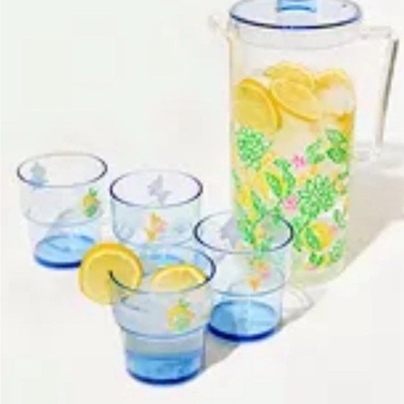 Lilly Pulitzer | Kitchen | Lilly Pulitzer Gwp Pitcher 4 Cups Plastic ...
